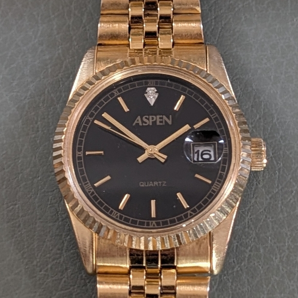 Aspen | Accessories | Aspen Quartz Mens Black And Gold Watch | Poshmark